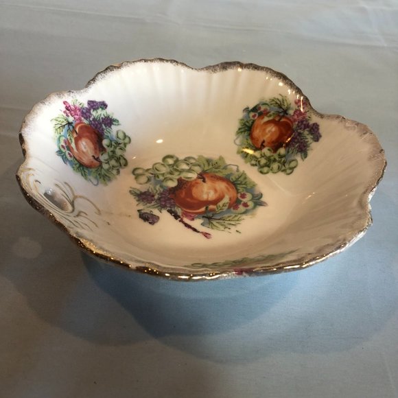 Dining | Vintage 8 Gold Trim Porcelain Bowl Apples Grapes Fruit Berries ...